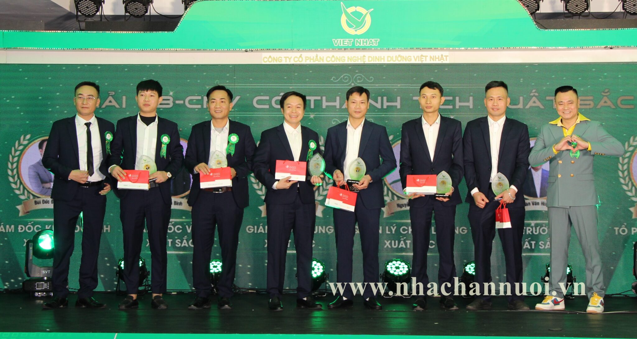 Viet Nhat Group: Doanh thu năm 2022 đạt 3.700 tỷ đồng - Chăn nuôi Việt Nam