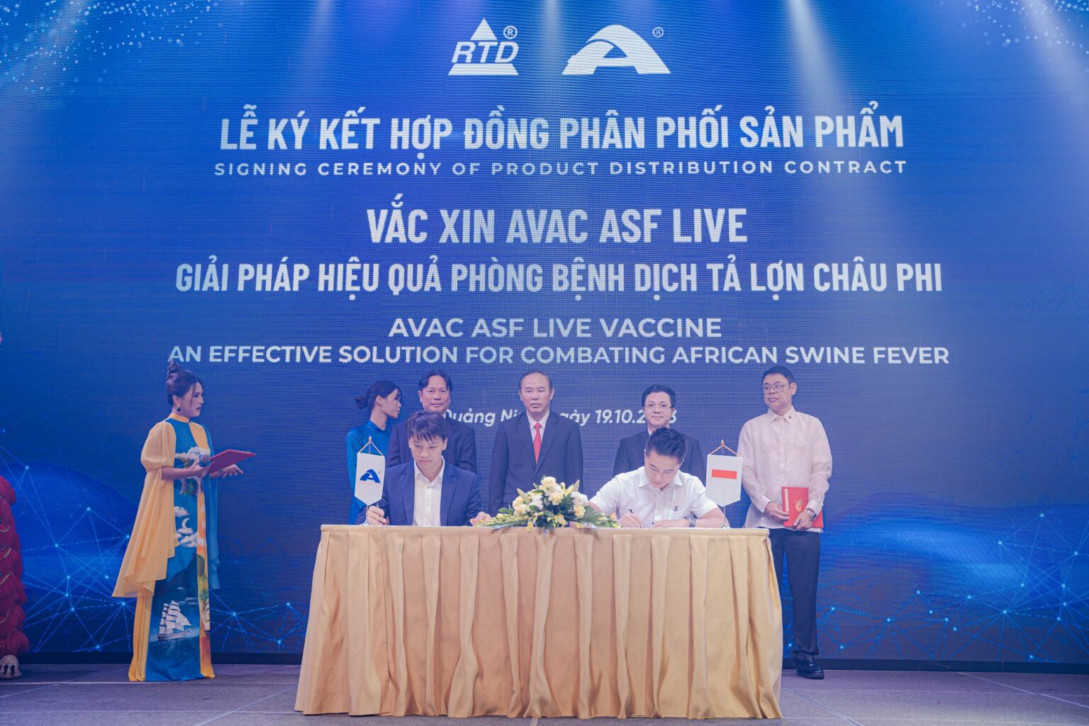 Vắc xin Dịch tả lợn châu Phi AVAC ASF LIVE chính thức được xuất khẩu ...